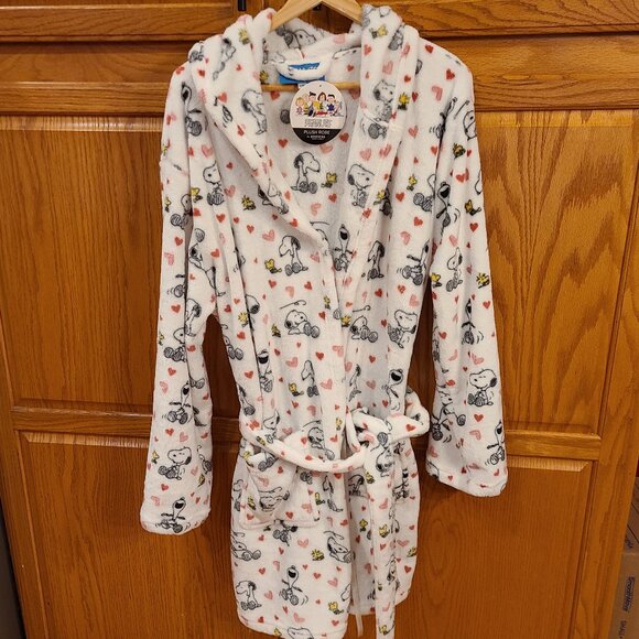Peanuts | Intimates & Sleepwear | New Peanuts Snoopy Woodstock Hoodie ...
